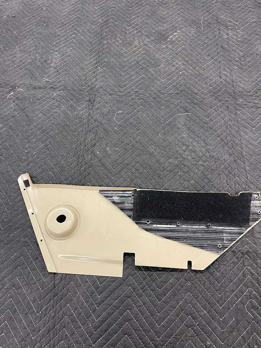 Aft Console Panel, Right P/N 12221-012 – Lone Mountain Aircraft